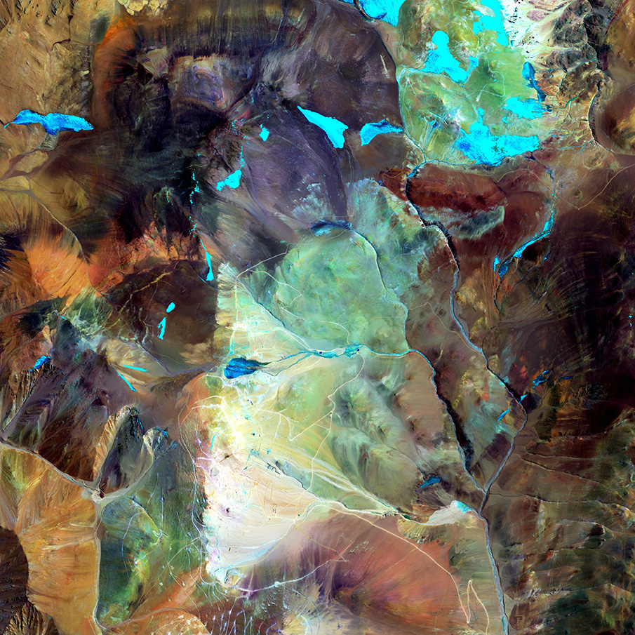 PhotoSat | Property Scale Alteration Mapping For Exploration